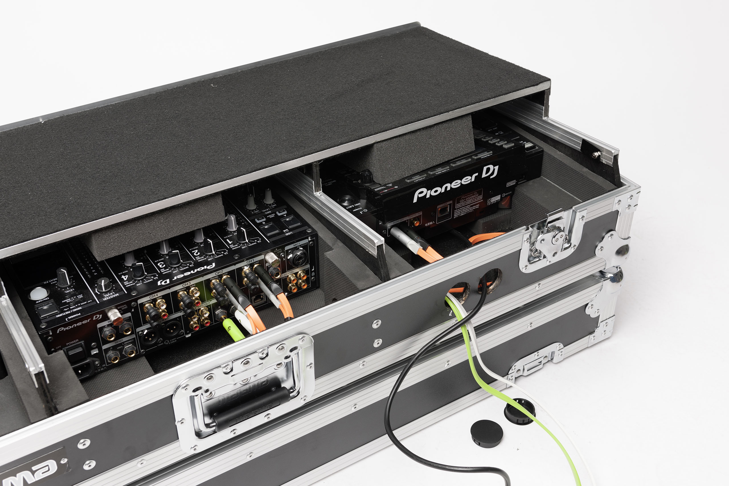 Magma Multi Format Workstation Player / Mixer Set - DJMania