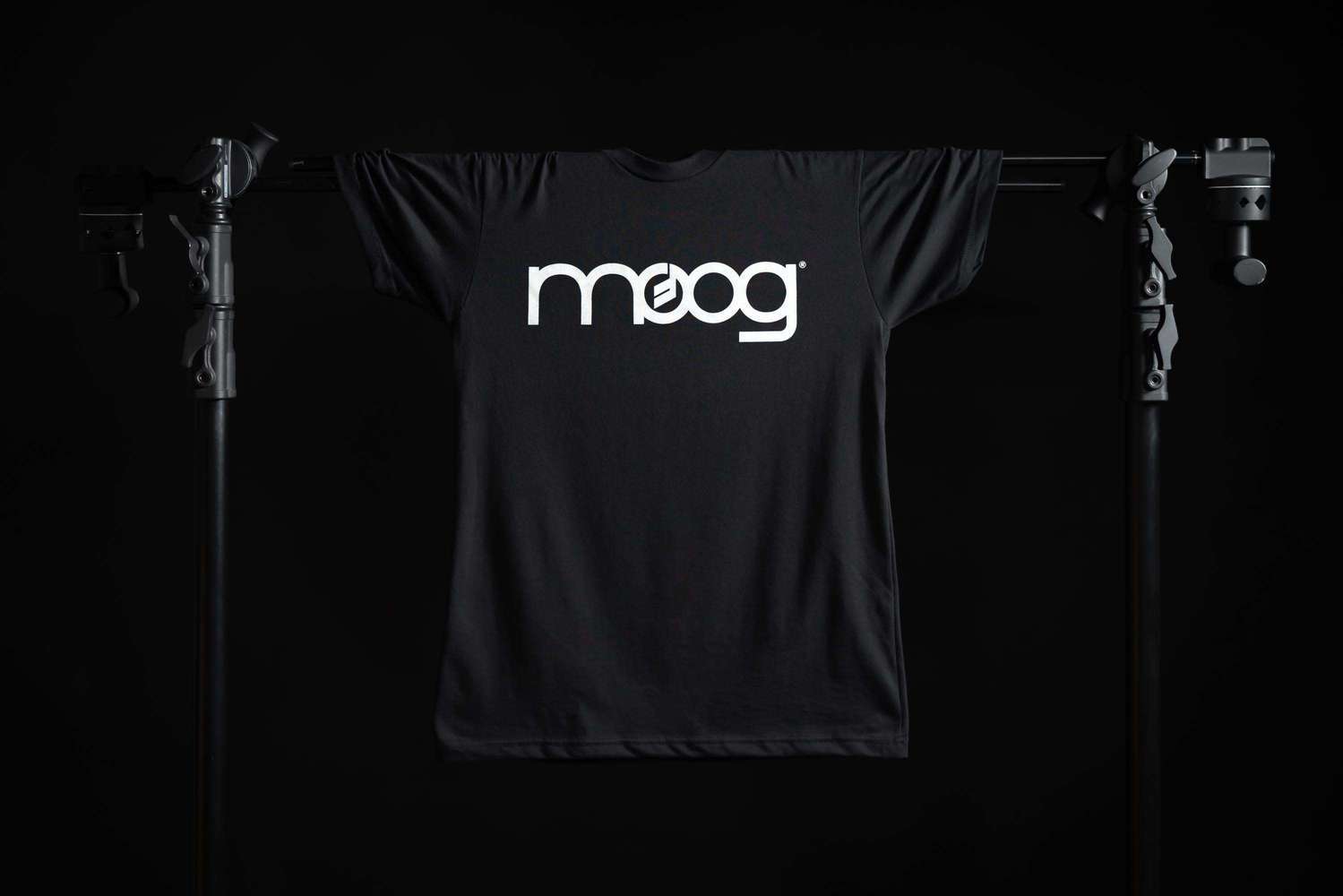 Moog T-Shirt - Camiseta en color negro con logo Moog en blanco - DJMania