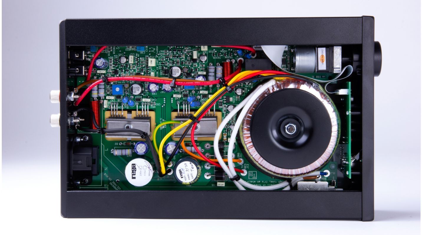 Rega AMP IO - DJMania